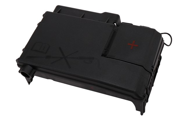 2017-2020 Buick Envision Engine Compartment Battery Distribution Fuse ...