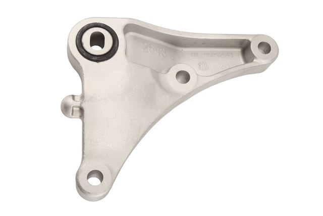 2012-2018 Chevrolet Sonic Automatic Transmission Mount Strut Bracket ...