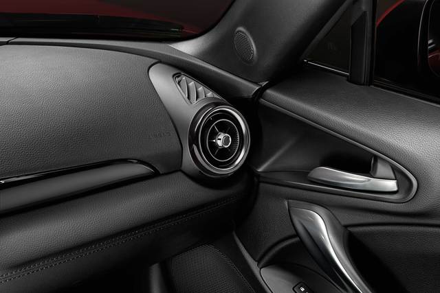 OEM interior accessories for your Mopar vehicle | Canada Mopar® Estores