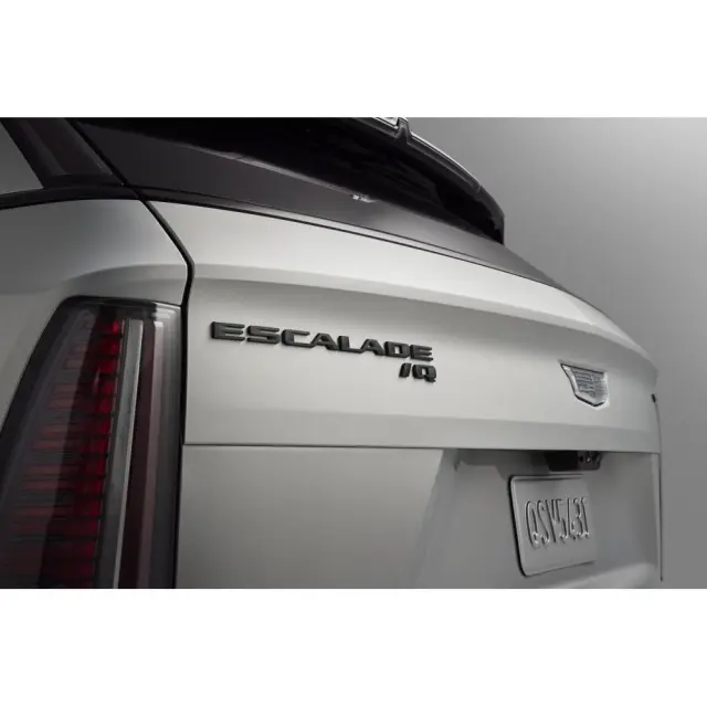 2025 Cadillac ESCALADE IQ Escalade Iq Emblem - Hudson Metallic 86508655 ...