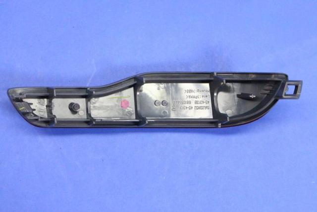 68105144AC - Reflector - 2014-2018 Jeep Cherokee | Mopar Parts Canada