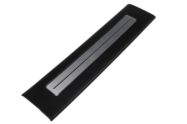 84100255 GM Jet Black Rear Passenger Side Door Sill Garnish Molding ...