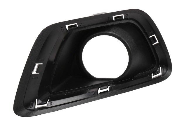 2015-2020 Chevrolet Colorado Passenger Side Front Fog Lamp Bezel ...