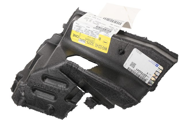 2013-2020 GM Intake Air Baffle 22753241 | NewGMParts.com