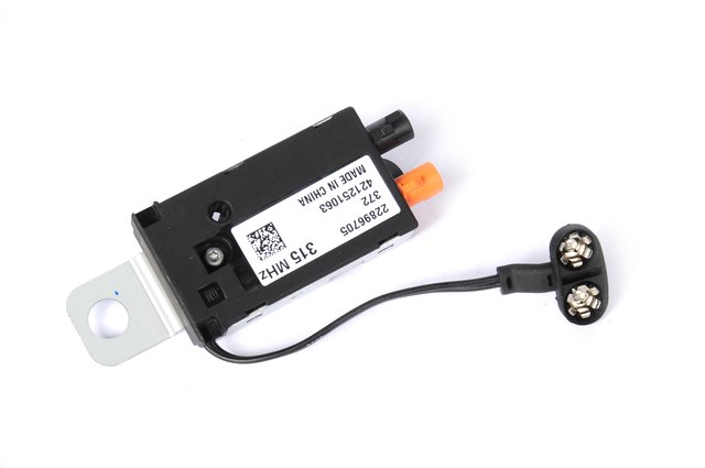 2013-2019 Cadillac XTS Radio Antenna Amplifier 22896705 | GMPartsDirect.com