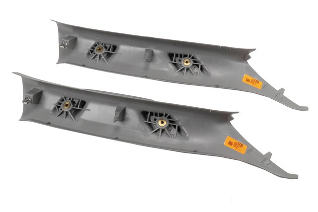 23483726 - A-Pillar Trim Panel in Gray with Assist Handle 2015-2019 GM ...