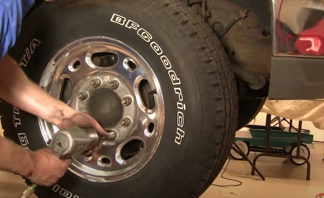 How To Replace A GM Shock Absorber | GMParts Center Blog | GM Parts Center