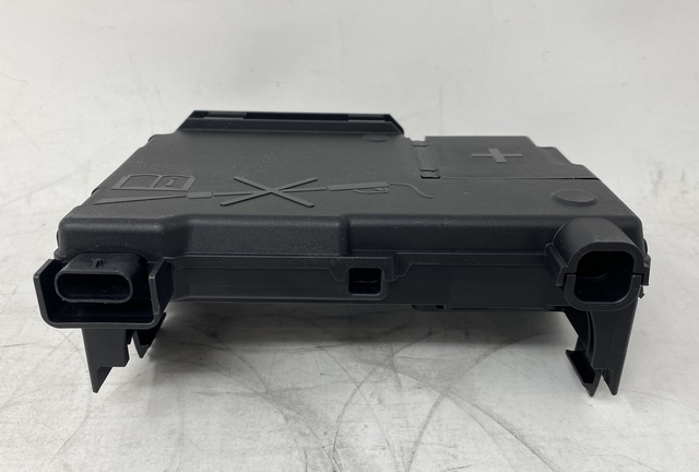 GM 23242472 Battery Distribution Engine Compartment Fuse Block ...
