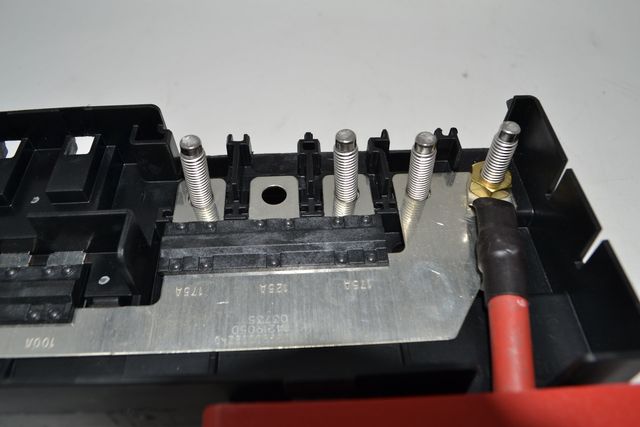 84354716 - Genuine OEM GM Battery Distribution Engine Compartment Fuse ...