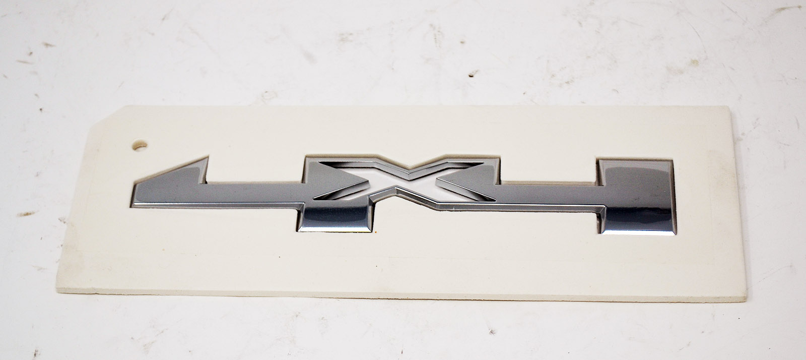 22813983 - Front Fender 4x4 Emblem - 2014-2022 GM | Findlay Auto Parts