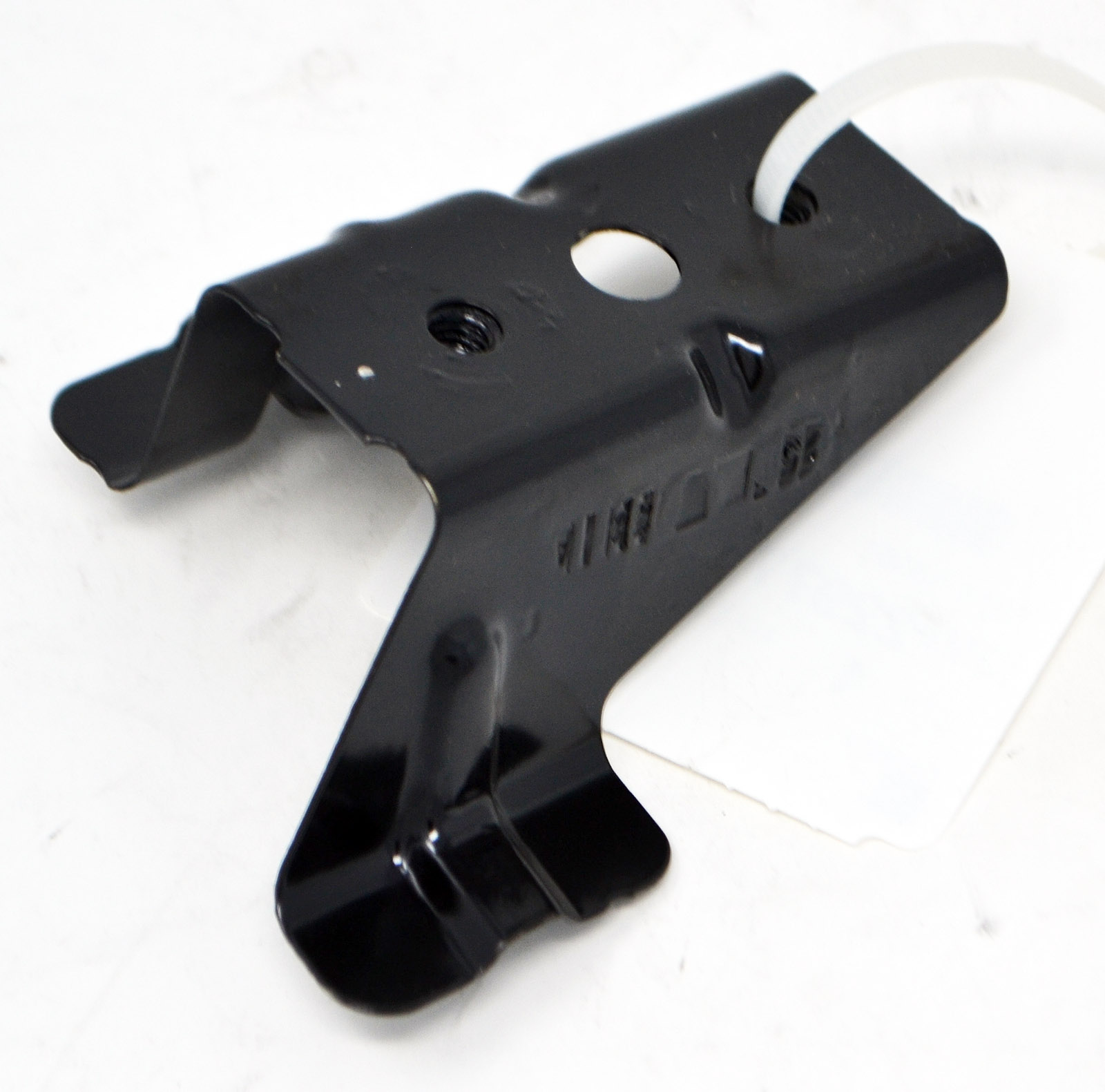 GM 22977763 Passenger Side Body Side Front Fender Rear Lower Bracket ...