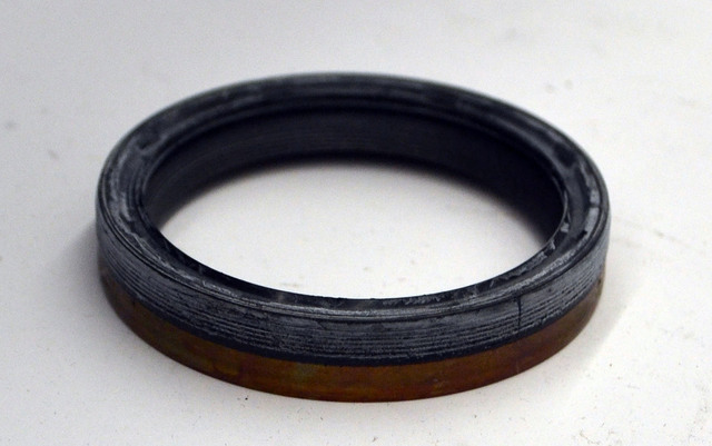 89017622 - Front Crankshaft Oil Seal Kit - 2004-2012 GM | Findlay Auto ...