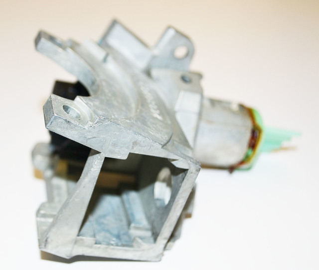 26088811 - Ignition Lock Cylinder Case - 2004-2014 GM | Findlay Part