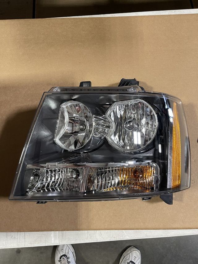 22853025 - Driver Side Headlamp 2007-2014 GM | GM Wholesale Direct