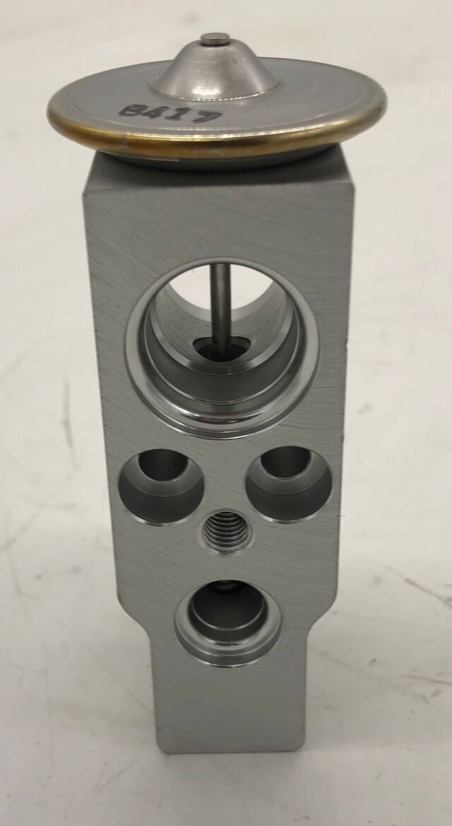 VOLVO 85104197 - EXPANSION VALVE 85104197 | Truck Part Center