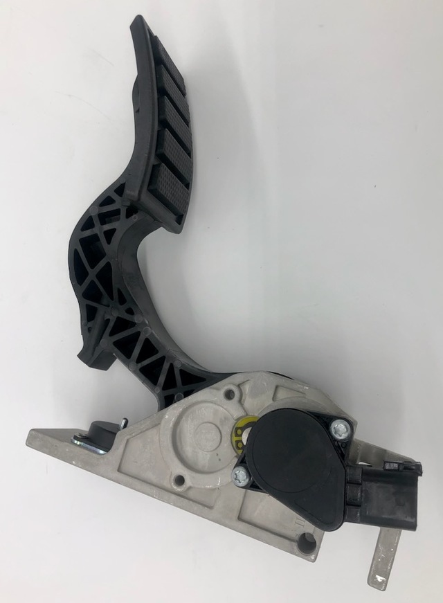 VOLVO 23890980 - ACCELERATOR PEDAL 23890980 | Truck Part Center