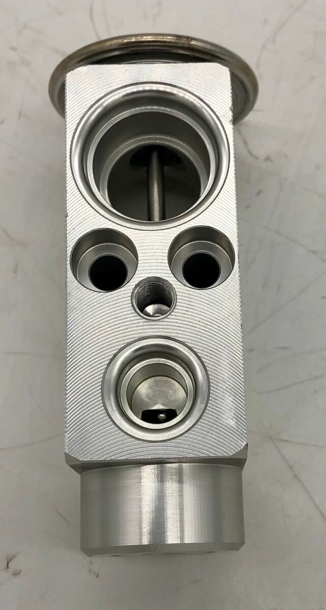 VOLVO 85120289 - VALVE 85120289 | Truck Part Center