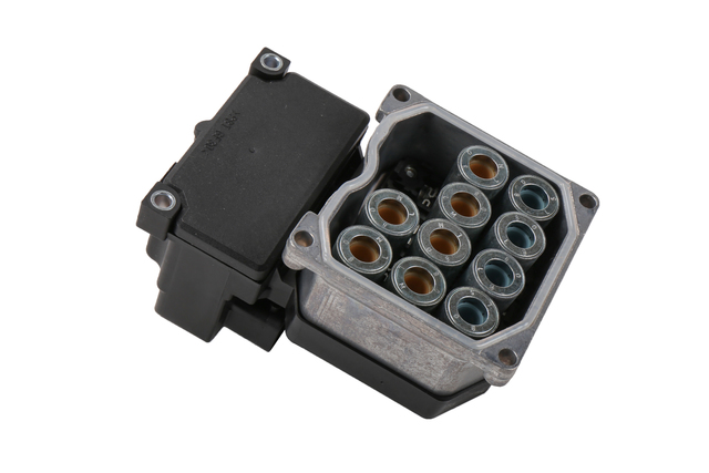 2004-2005 Pontiac GTO Electronic Brake and Traction Control Module ...