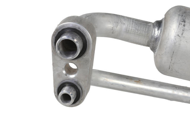 2017-2023 GM Air Conditioning Compressor and Condenser Hose 84812617 ...