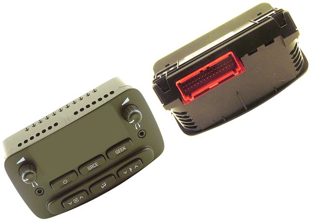 2005-2008 GM Heating and Air Conditioning Control Panel with AM/FM ...