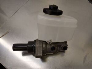 Genuine Toyota Brake Master Cylinder part# 47207-0C010 for 2004-2006 ...