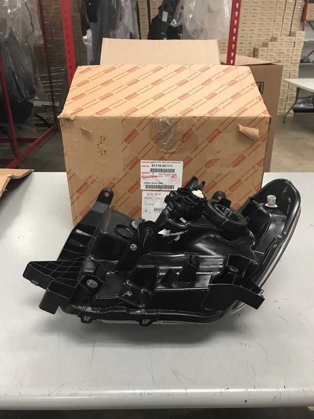 81110-0C111 - Headlamp Assembly - 2015-2017 Toyota Tundra | Conicelli ...