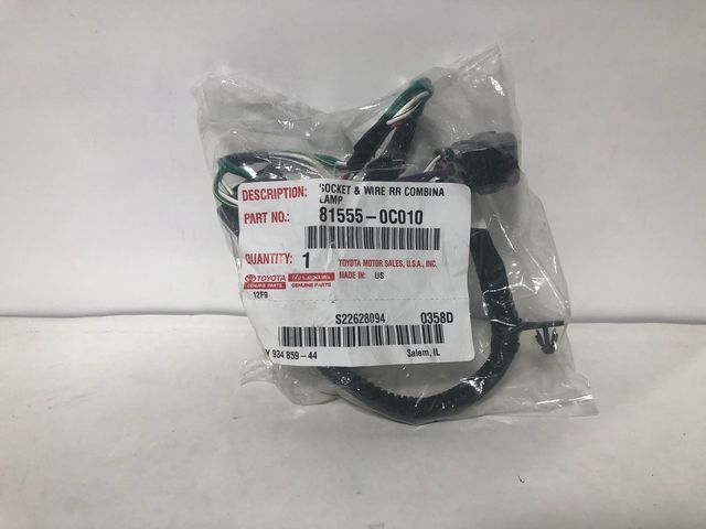 2000-2004 Toyota Tundra Tail Light Harness (Left, Right, Rear) 81555 ...