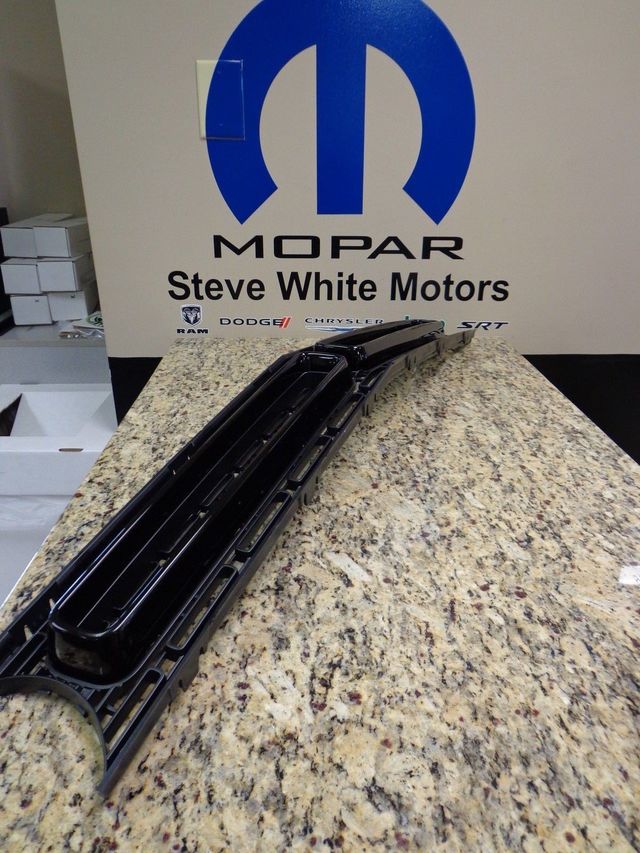 2015-2023 Dodge Challenger Radiator Grille 68262955AD | Steve White Parts