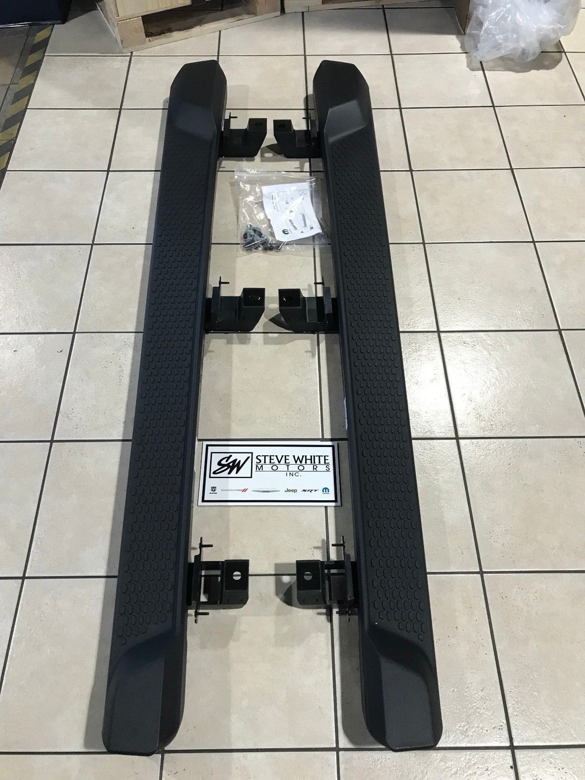 2018-2024 Jeep Wrangler Side Steps 82215164AB | Steve White Parts