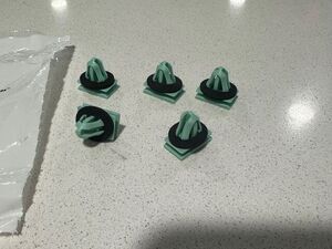 18-23 Dodge Challenger Wide Body Molding Flare Retainer Clip Fastener W ...