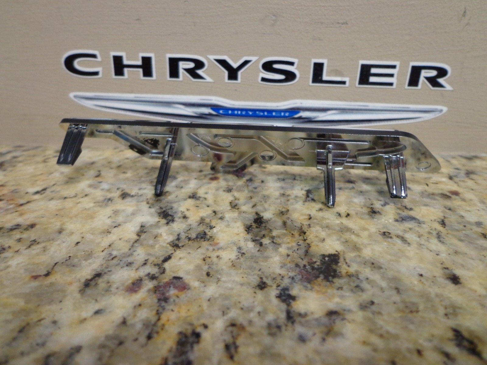 2015-2018 Dodge Challenger 2015 Dodge Challenger New Srt Grille Emblem ...