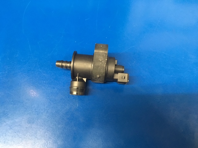 8653908 - 2001-2014 Volvo Shut Off Solenoid Valve S60 S80 S60 XC90 XC70 ...