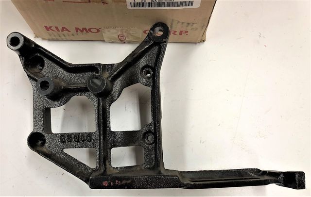 0K038-15811 - Bracket Compressor Kia.Parts Store