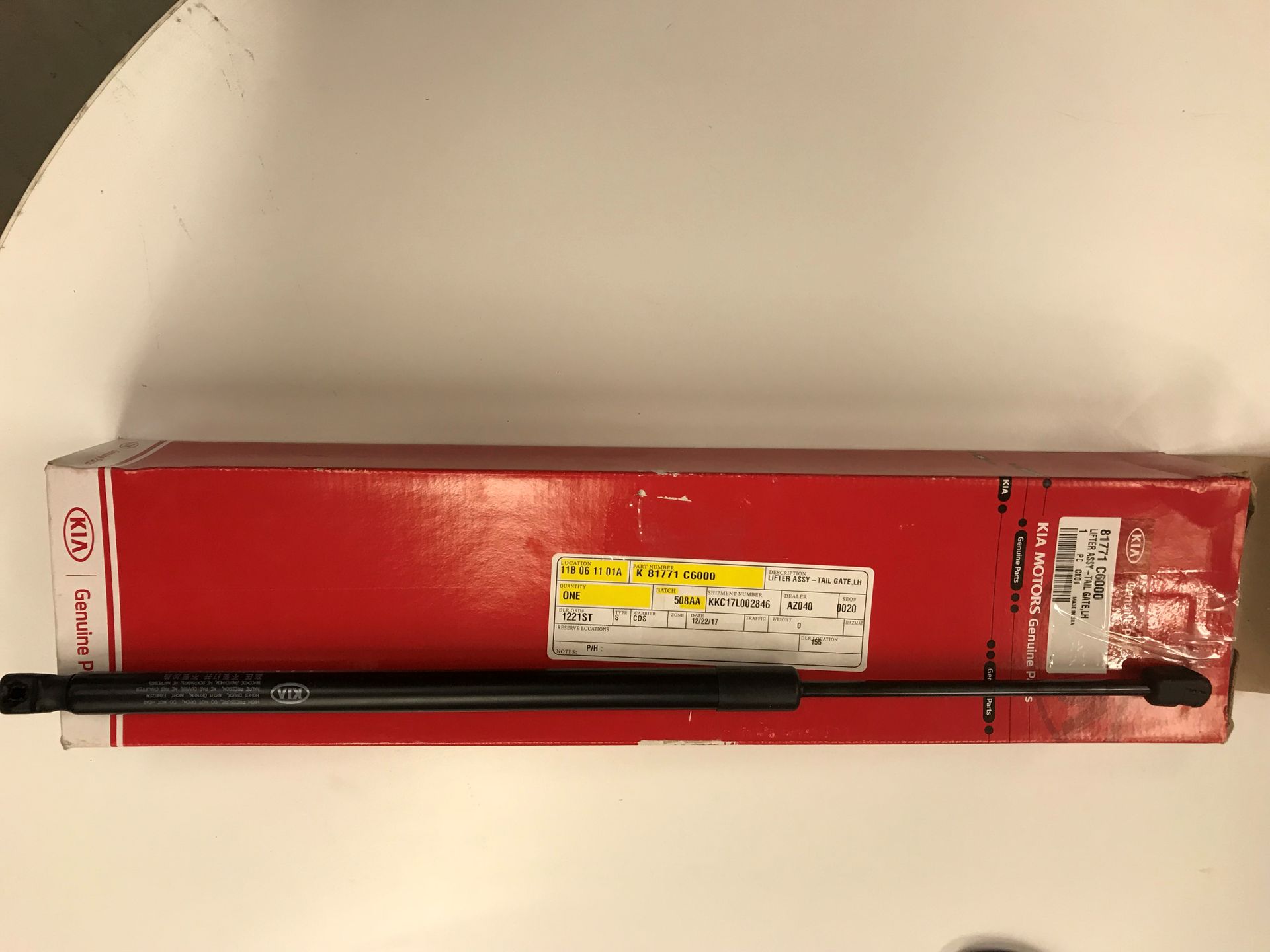 81771-C6000 - Support Cylinder 2016-2020 Kia Sorento | Kia.Parts Store