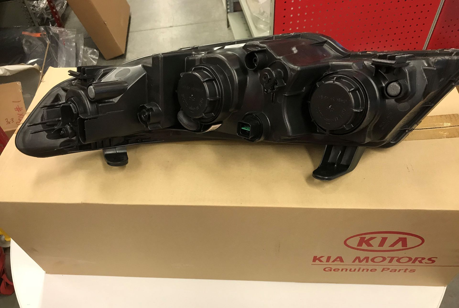 92102-1M240 - Headlight Assembly 2010-2013 Kia | Kia.Parts Store