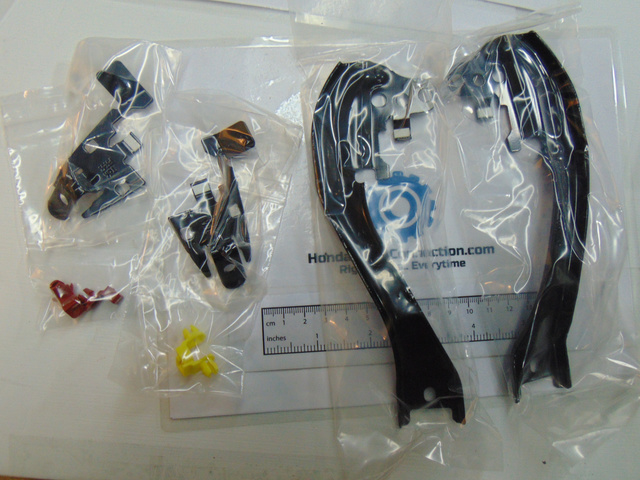 06721-T5R-A01 - Kit Out Handle Bracket - Genuine Honda Parts