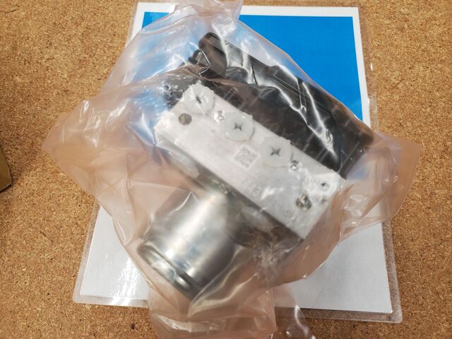 2011-2012 Honda Accord Modulator Assembly Vsa Rewritable | Honda Parts ...