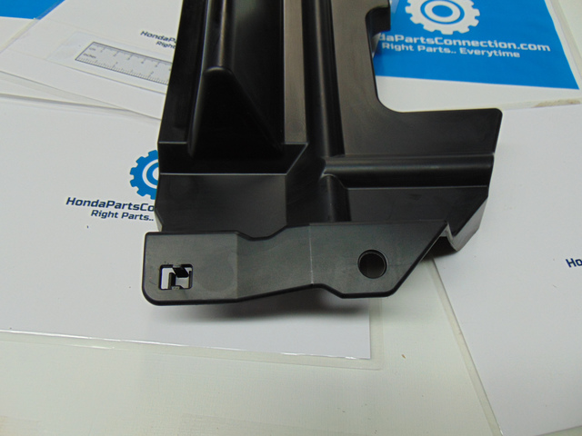 71111-T7W-A00 - Guide R Front Bumper Air - 2016-2018 Honda HR-V ...