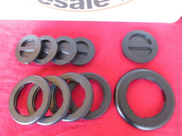 68225506AA - 5TH Wheel/Gooseneck Receiver Bed Plug Kit 2013-2015 Ram ...