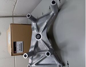 1992-1994 Mitsubishi Montero Pulley Bracket MD143208 | Mitsubishi Parts ...
