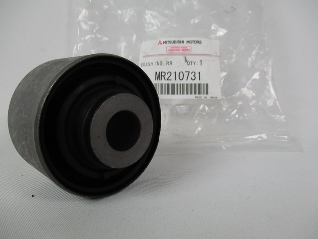 2000-2004 Mitsubishi Montero Sport Control Arm Bushing MR210731 ...