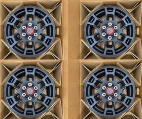 4runner TRD Pro Wheel & Center Caps | 2021 4Runner PTR56-89210-F2-KIT ...