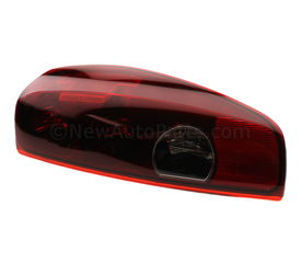 2004-2012 GM Tail Lamp Assembly - Passenger Side (RH) 19417443 ...