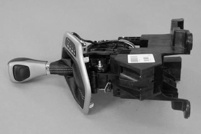 2014-2018 Jeep Cherokee Transmission Shifter 6MD111X9AD | My Mopar Parts