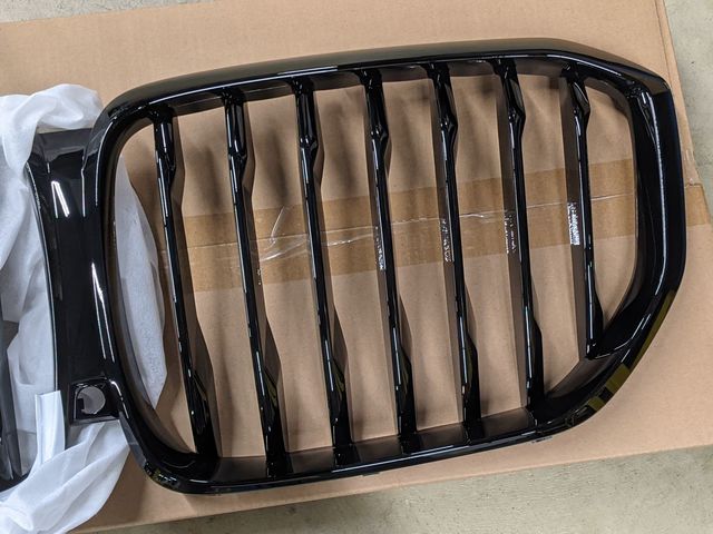 2019-2022 BMW X5 Front Upper Grille w/ M Package Gloss Black - Genuine ...