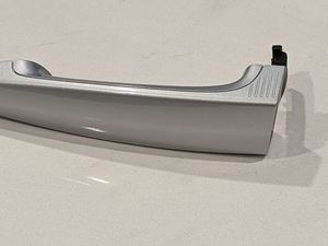 51-21-7-207-571 - Handle, Outside Painted to match Left side Driver's ...