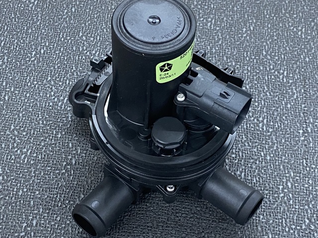 2014-2019 Ram 52014971AB OEM 2014-19 DODGE RAM 1500 3.0L Coolant 3 Way ...