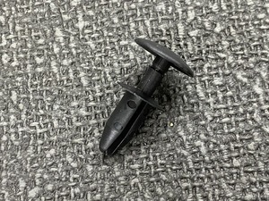 6502632 - 2001-20 DODGE RAM Plastic Rivet OEM# 6502632 - 2001-2024 ...