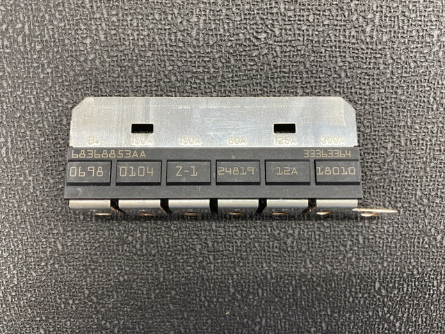 2018-2023 Jeep 68368853AA OEM 2018-21 JEEP WRANGLER JL Z Case Fuse ...