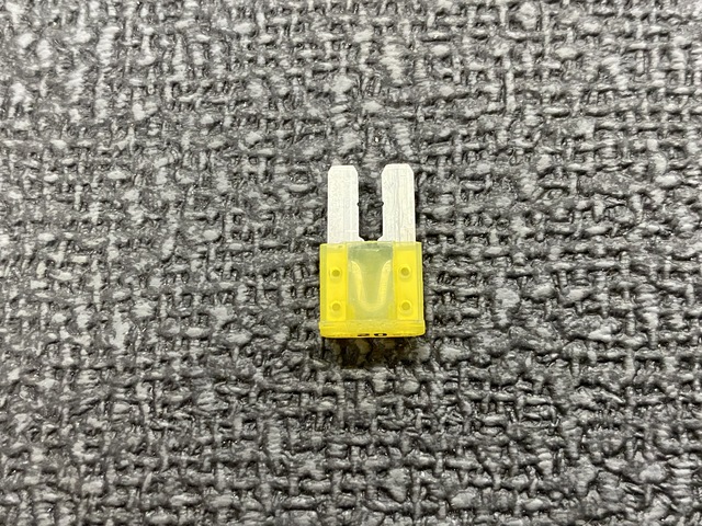 2011-20 YELLOW 20 AMP Micro Fuse OEM# 68100746AB | eBay